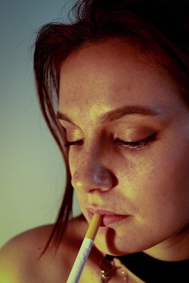 Bad effects of smoking on skin may cause premature aging